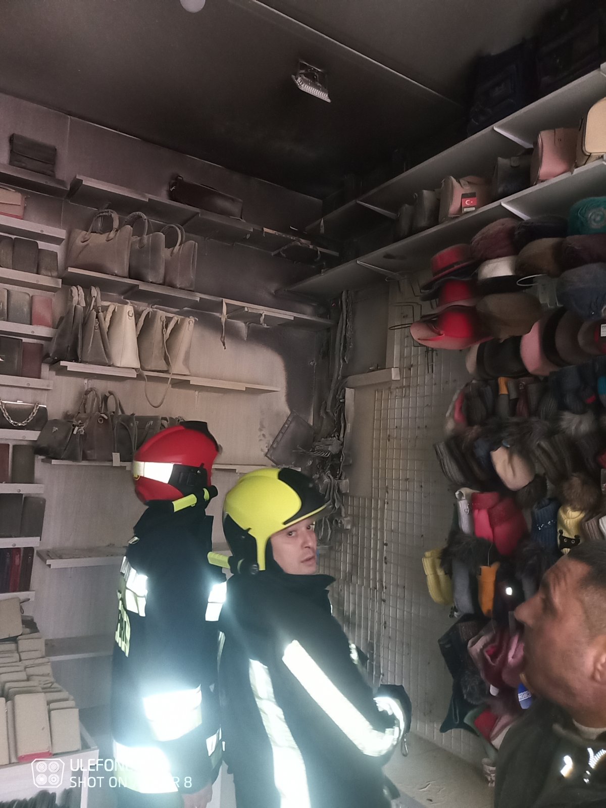 O gheretă cu haine de pe strada Tighina 57 din Capitală - afectată după ...